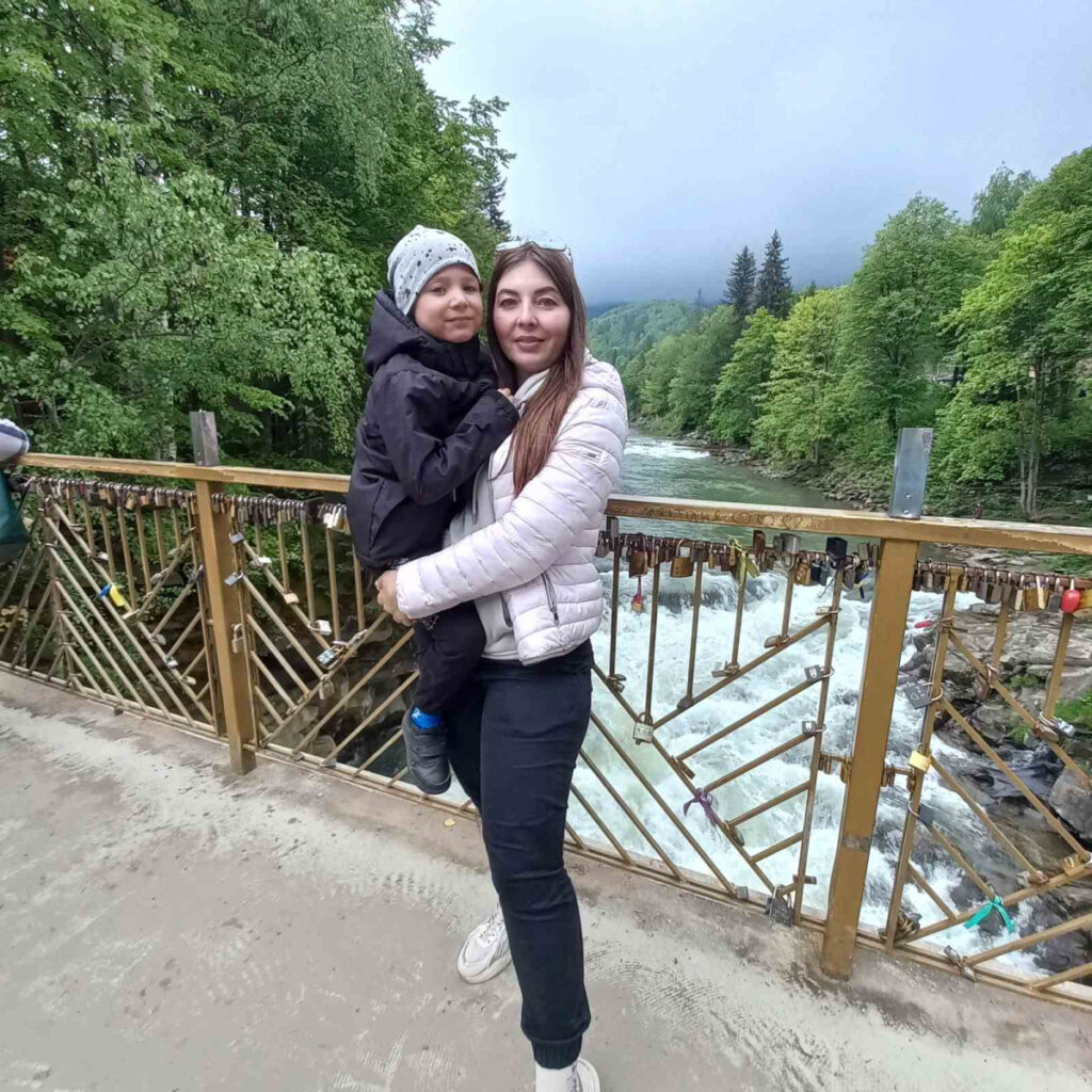 Julekampanje 25 Inna og Pavlyk - Caritas